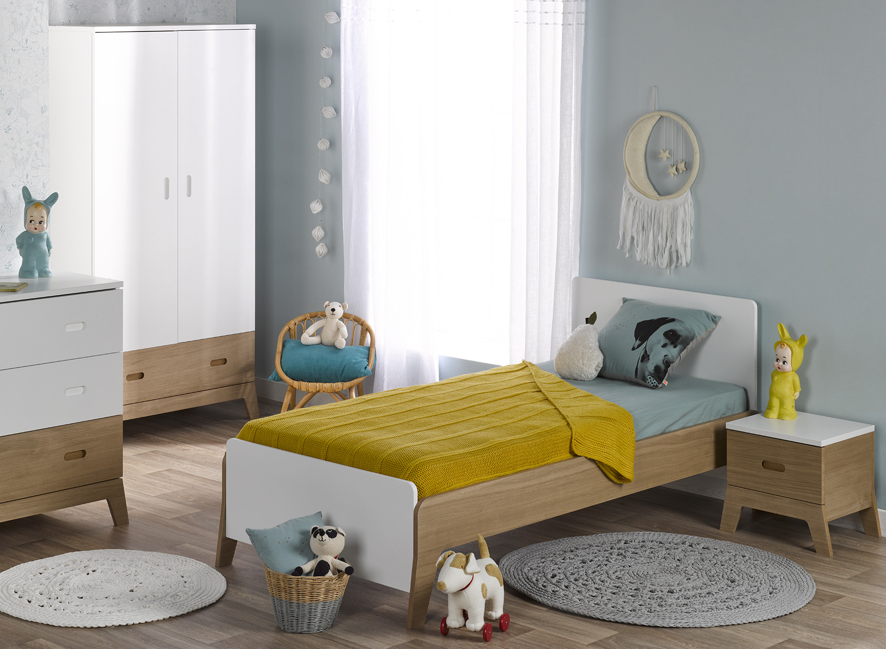 White and Oak EKKO Bedside Table: original and eco-friendly wooden ...