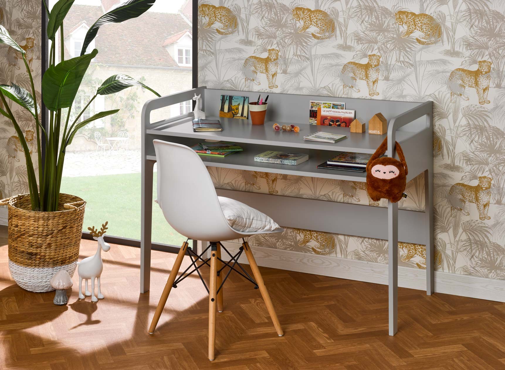 Eco-friendly and designer wooden kids desk | Nateo Concept